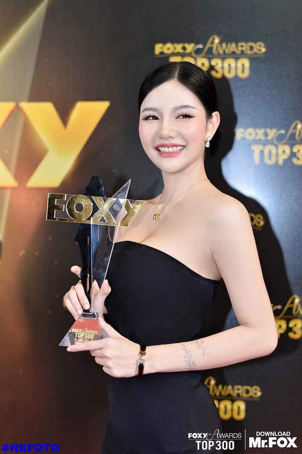 แจกวาร์ป ลูกหว่า อาทิตยา สาวสายนางแบบ สุดแซ่บ สายเสียว