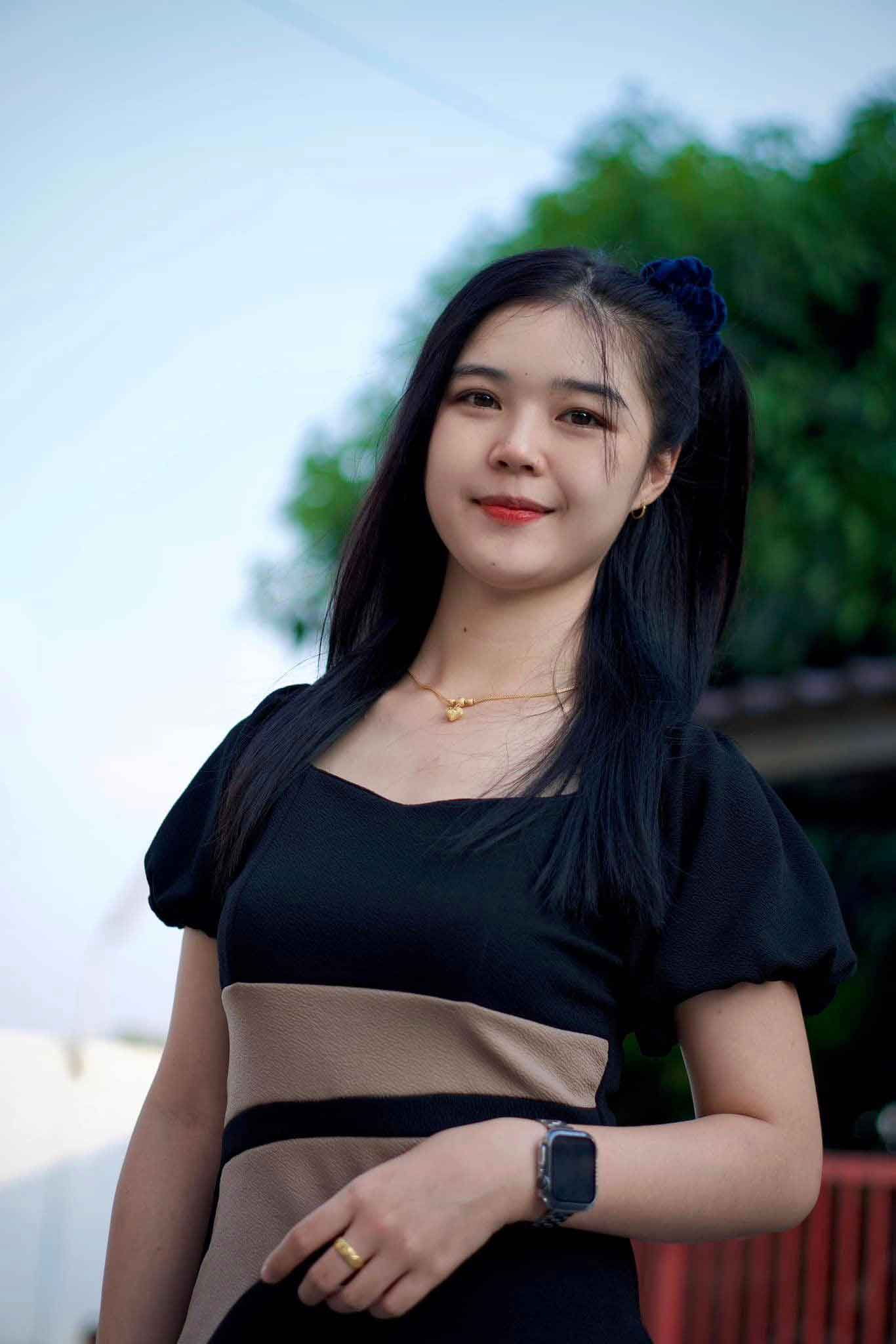 แจกวาร์ป Bee Sabaithong เน็ตไอดอลสาวน่ารัก มีเสน่ห์ ทีเด็ด การันตี