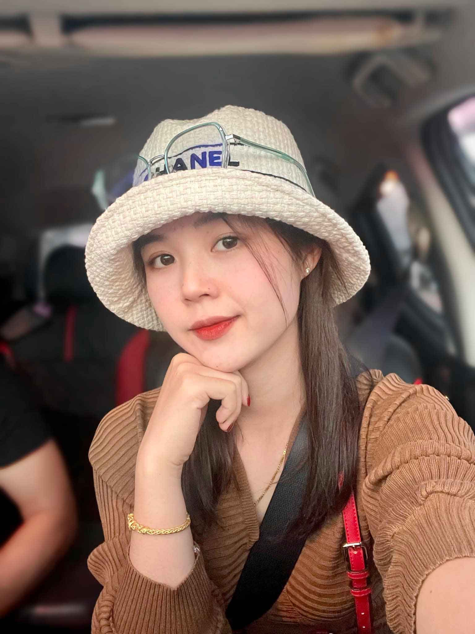 แจกวาร์ป Bee Sabaithong เน็ตไอดอลสาวน่ารัก มีเสน่ห์ ทีเด็ด การันตี