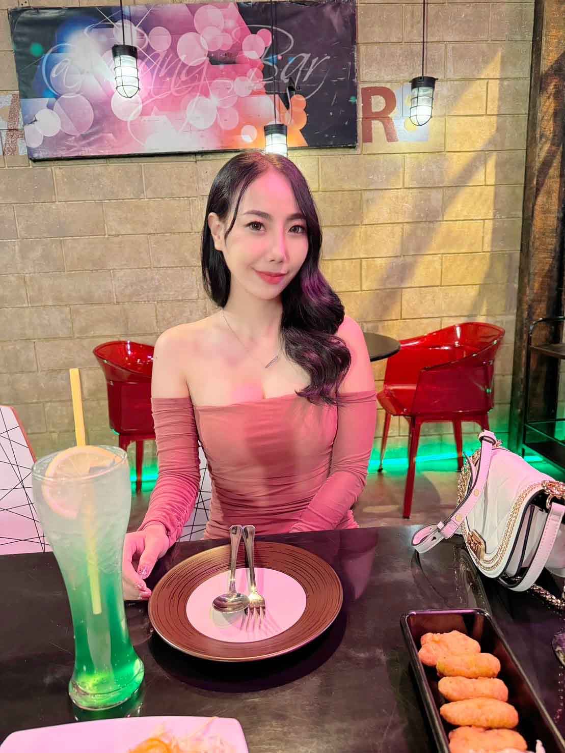 แจกวาร์ป น้องเหมย Moeily Duanghathai สาวพริตตี้น่ารักทรงเสน่ห์ทีเด็ด