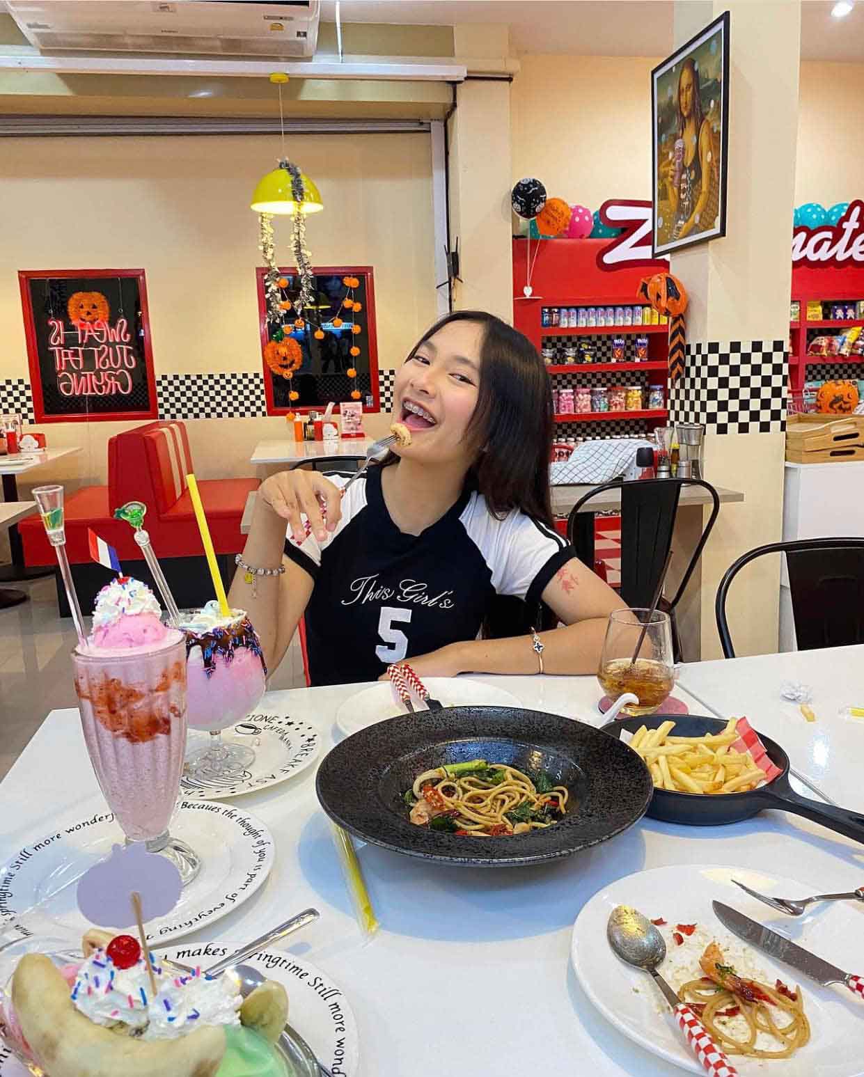 แจกวาร์ป น้อง mook.sp สาวเน็ตไอดอล น่ารัก มีเสน่ห์ เกินห้ามใจ