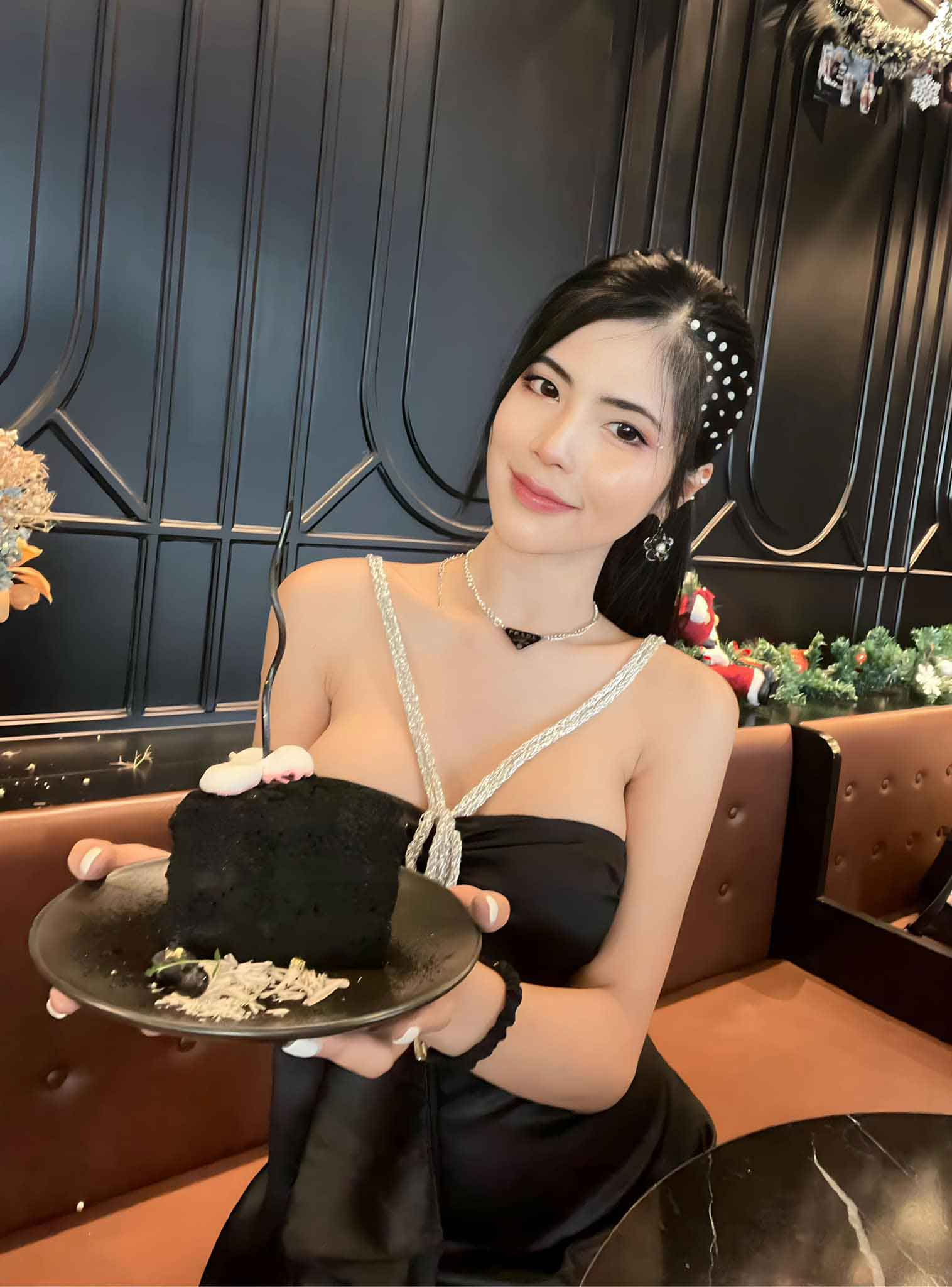 แจกวาร์ป น้องส้มโอ Satiya Pratiparam สาวพริตตี้ เซ็กซี่ขยี้ใจ การันตี