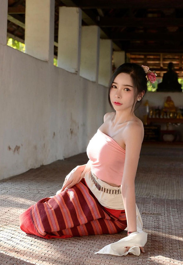 เปิดวาร์ป DJ Gamploy นางแบบ ขาวออร่า สวยเซ็กซี่ น่ารักจริง