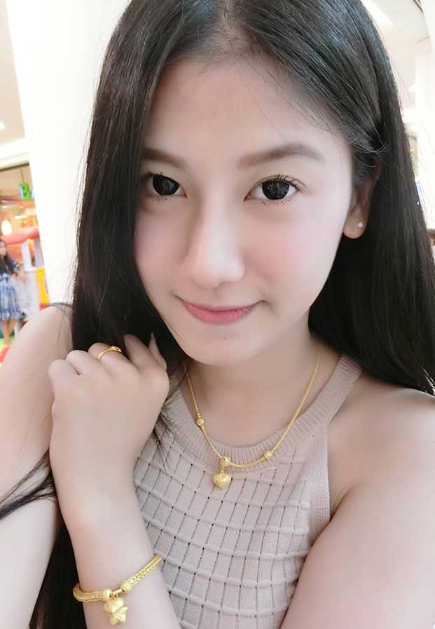 เปิดวาร์ป Parisa Anankunaporn สวยเซ็กซี่ พริตตี้ น่ารักอกใหญ่จนใจสั่น