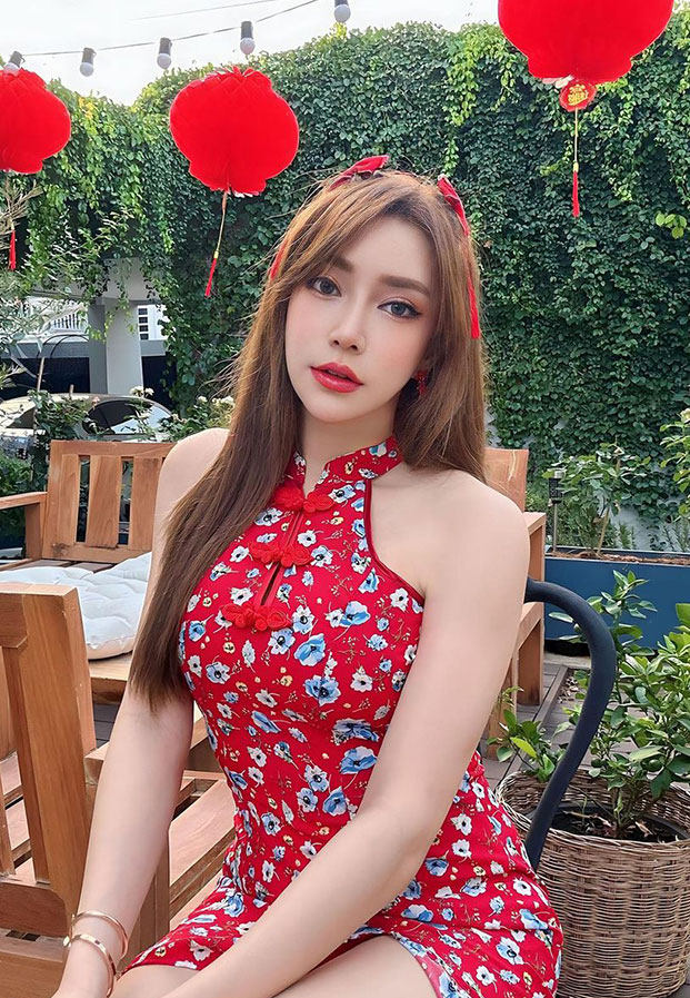 เปิดวาร์ป Ampavee Watthammasiri สวยขาวใส ออร่าโดนใจ เซ็กซี่ดูดี