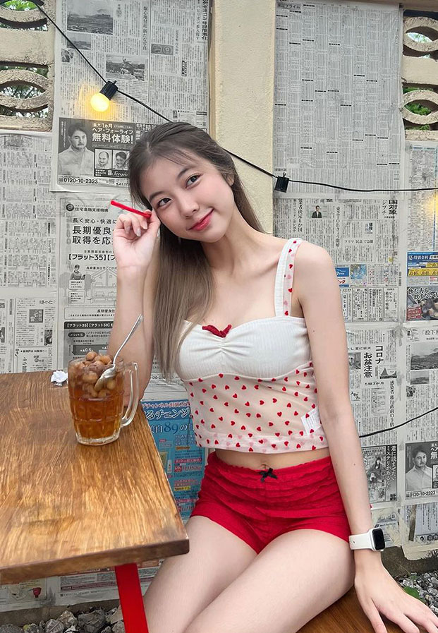 ประวัติ Kamonrat Wansanao สวยเด่น เน็ตไอดอล เซ็กซี่ครบเครื่อง