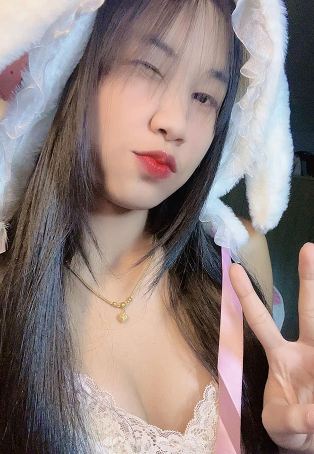 ประวัติ หนูหิ่น Num Aritsara เน็ตไอดอล ดาวติ๊กต๊อก เซ็กซี่ตัวท็อป